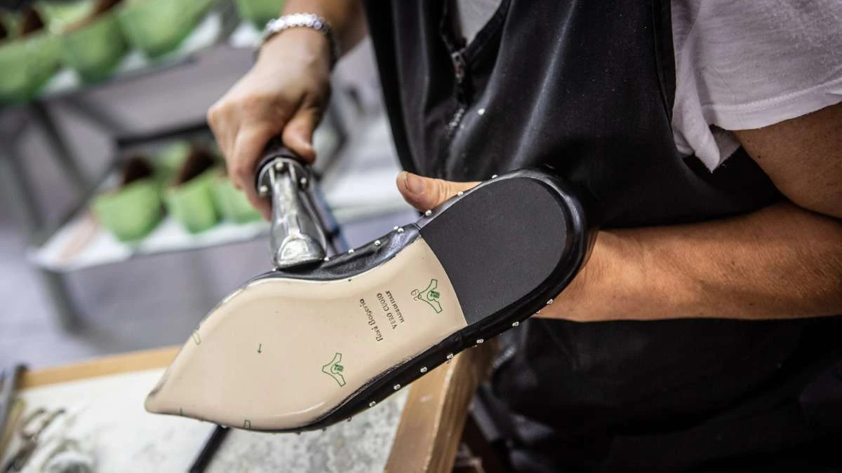 10 Best Luxury Shoe Manufacturers For Your Business - Italian Artisan